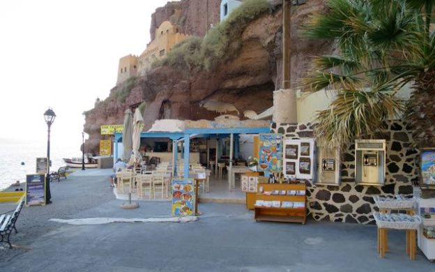 Where to Stay in Fira: Best Hotels & Tips (2026 Guide)