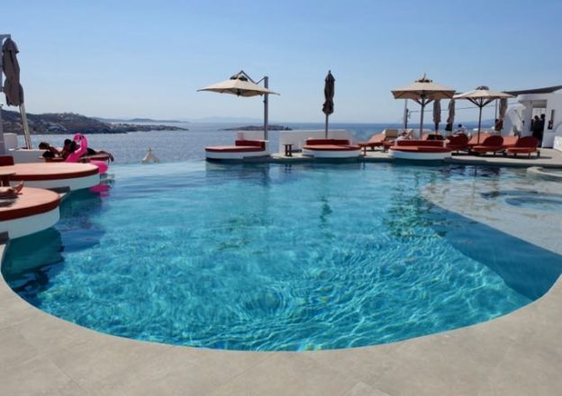 ABSOLUTE MYKONOS HOTEL in Mykonos Town - Full Review with Photos