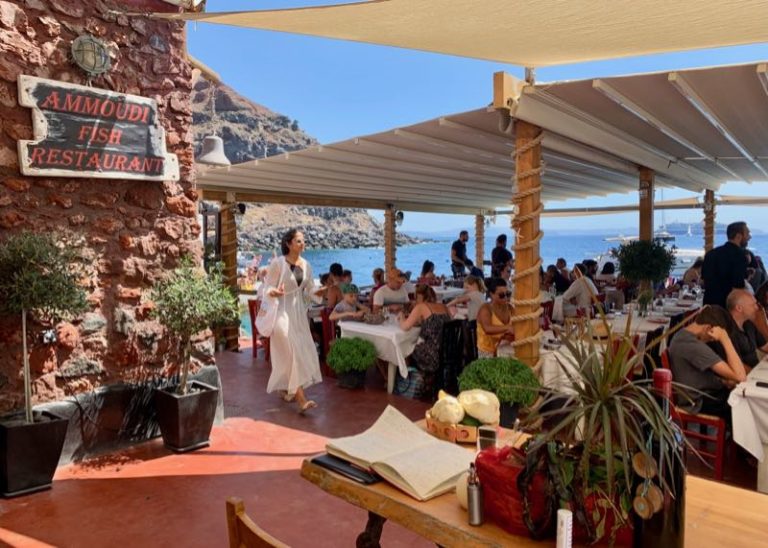 Ammoudi Fish Tavern in Ammoudi Bay, Oia, Santorini