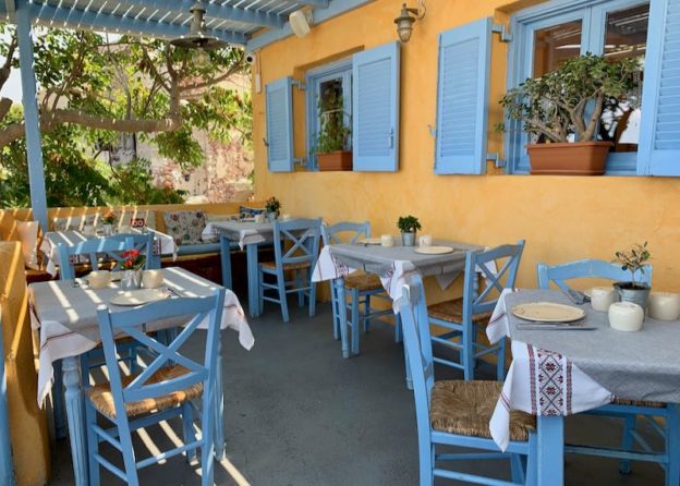 Where to Stay in Oia: Best Hotels & Sunset Views (2026 Guide)