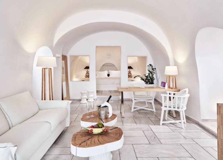 CHARISMA SUITES in Santorini - Review with Photos