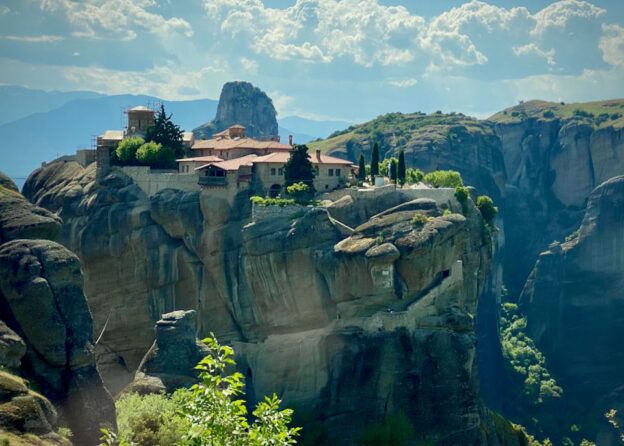 Meteora Travel Guide – Best Tours & Things to Do