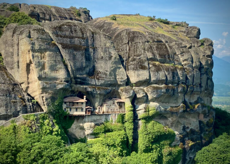 Meteora Travel Guide – Best Tours & Things to Do