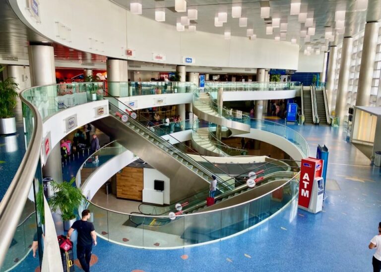 CAR RENTAL at FORT LAUDERDALE AIRPORT