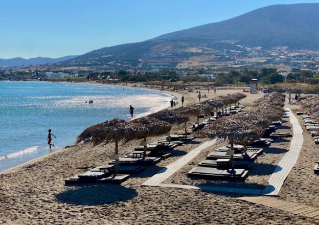 13 BEST BEACHES in Paros - Naoussa, Parikia, & Beach Resorts