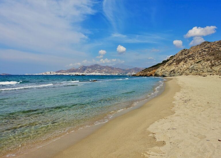 Where to Stay in Naxos: The Best Towns & Beaches (2026 Guide)