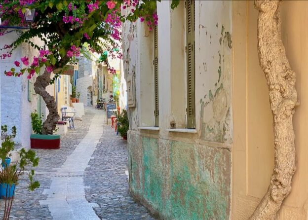 Where to Stay in Syros - My favorite towns and places